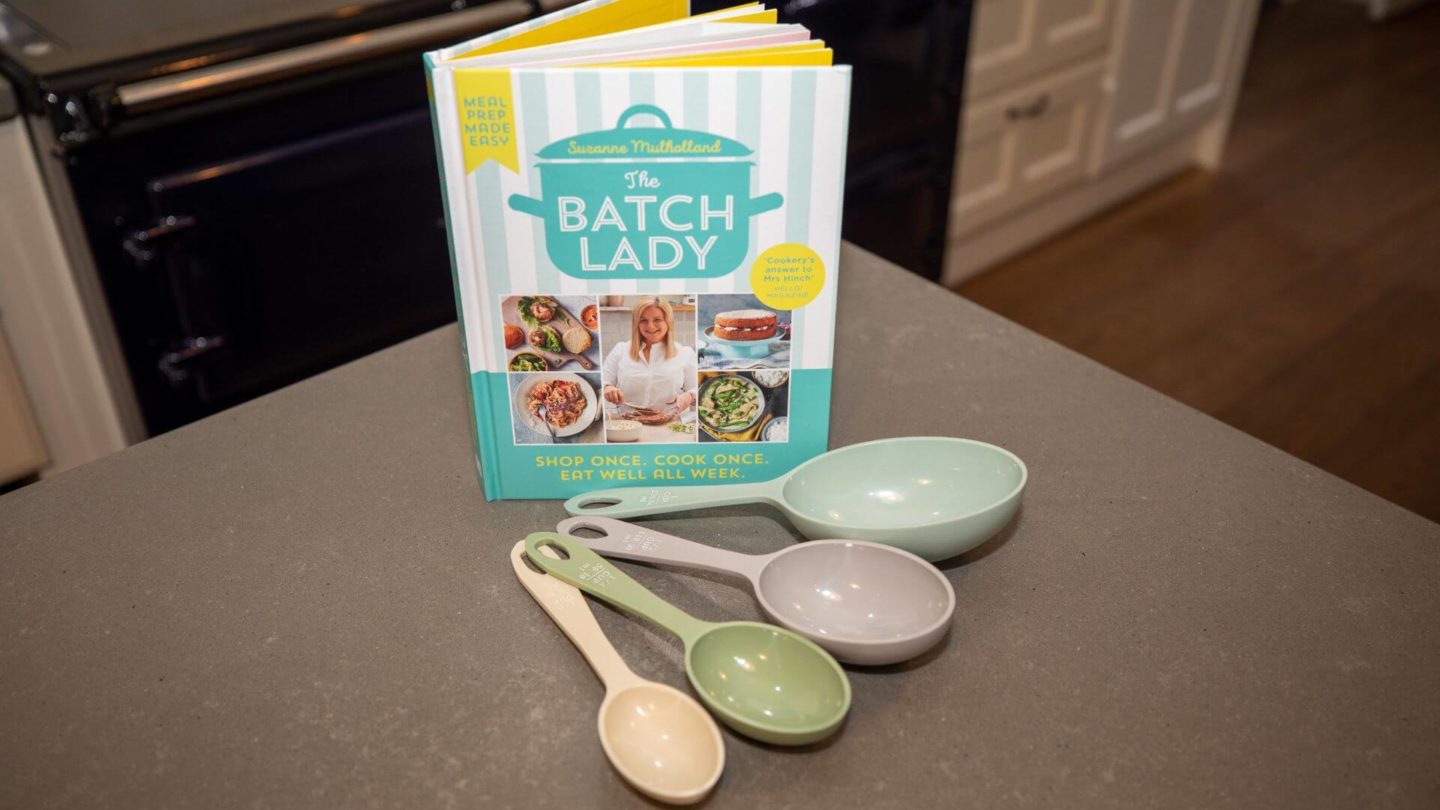 How to measure with cups - The Batch Lady