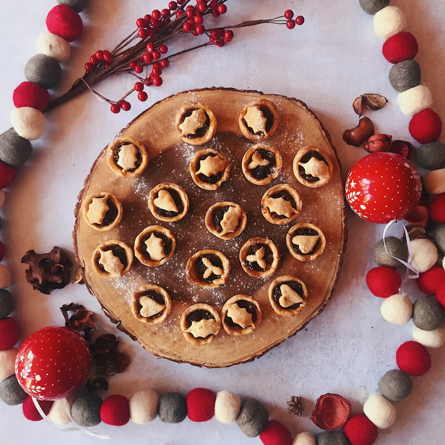 Mini Mince Pies - The Batch Lady